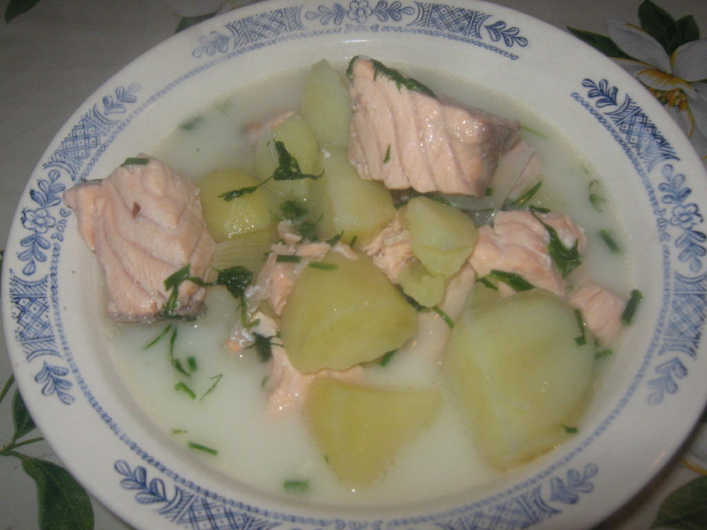 Kermainen lohikeitto - Resepti