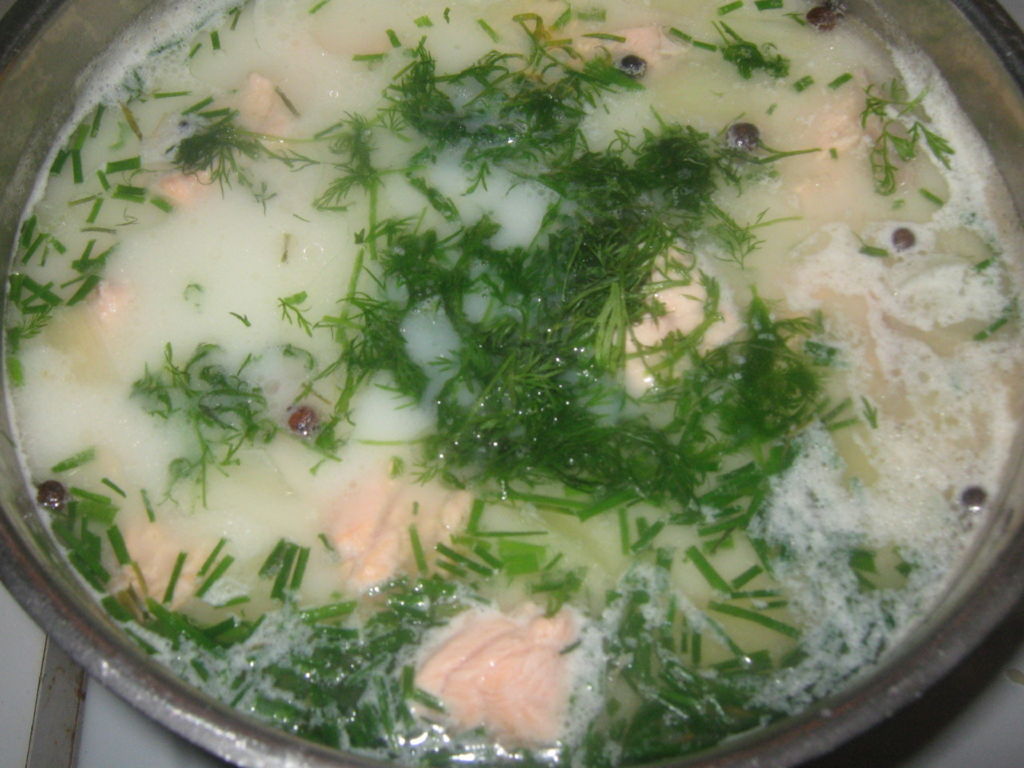 Kermainen lohikeitto - Resepti