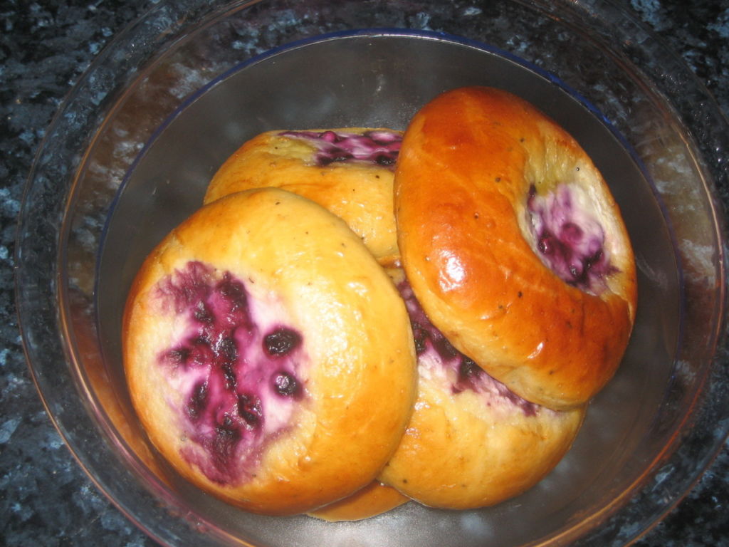 Mustikka-Rahka-Pullat - Resepti