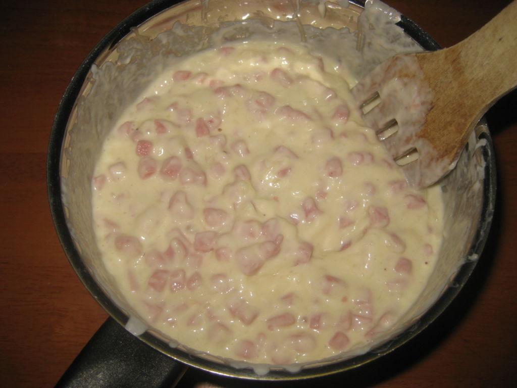 Juusto-kinkkukastike - Resepti