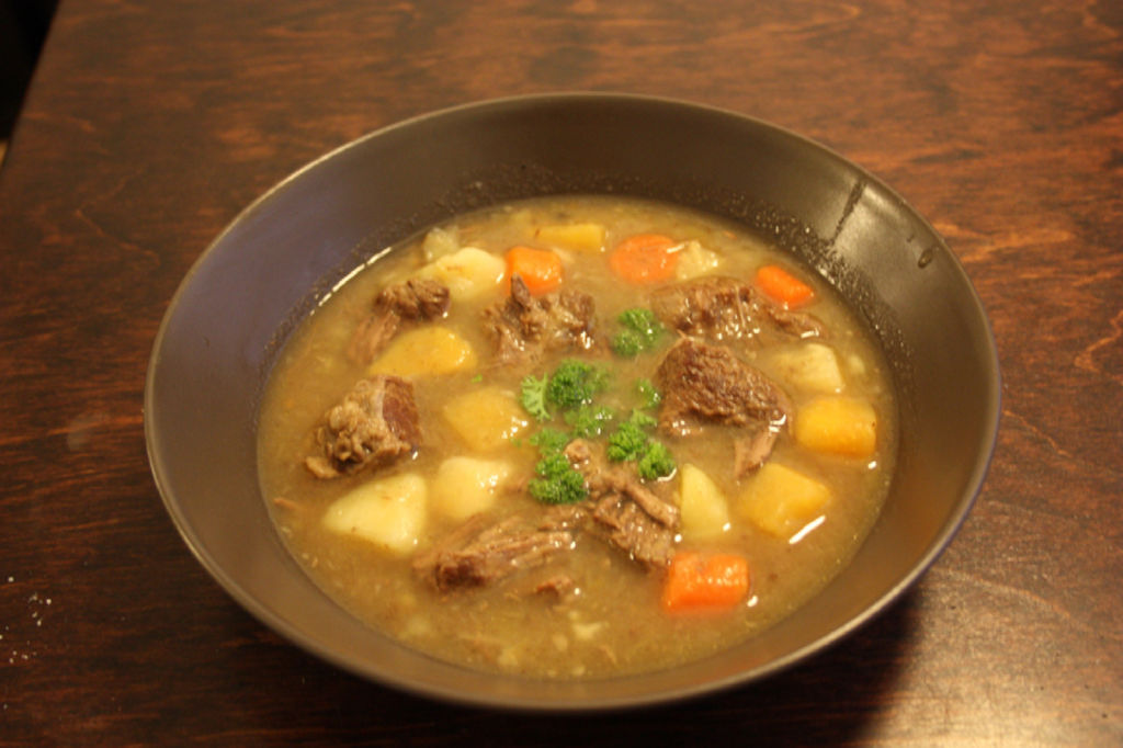 Lihainen Lihakeitto - Resepti