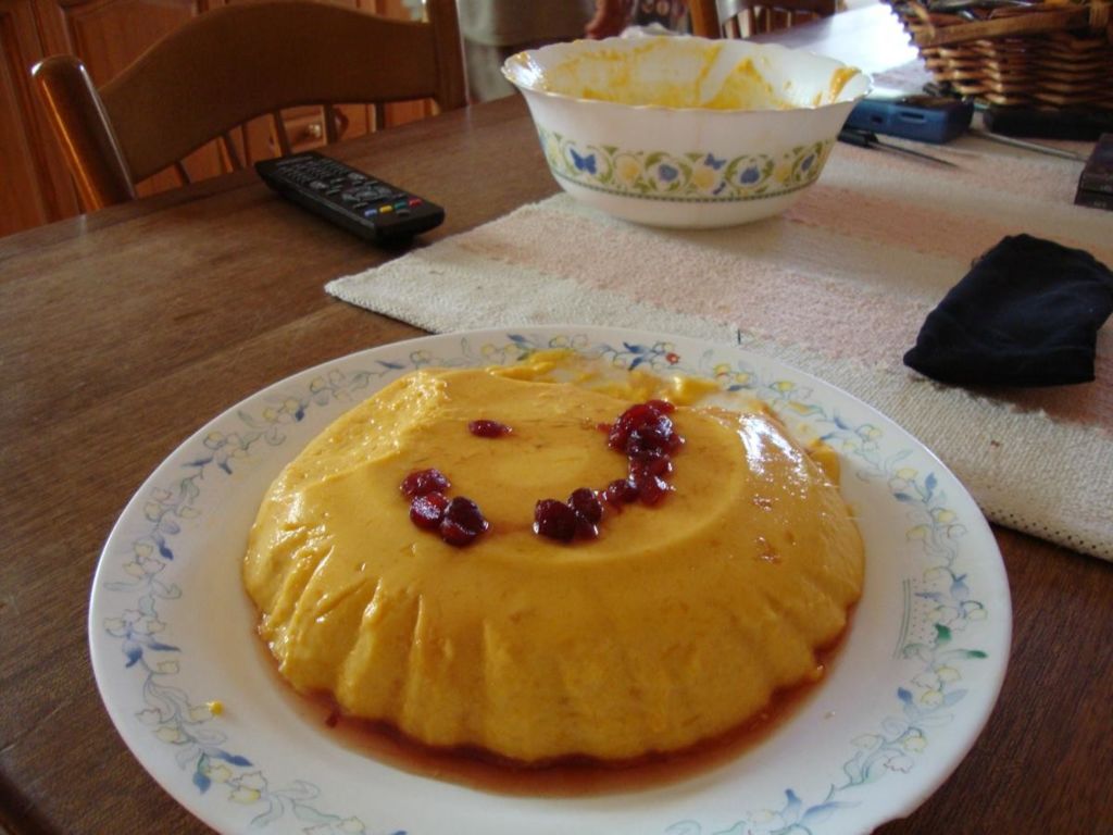 Mango Bavarois vadelma kastikkeella - Resepti