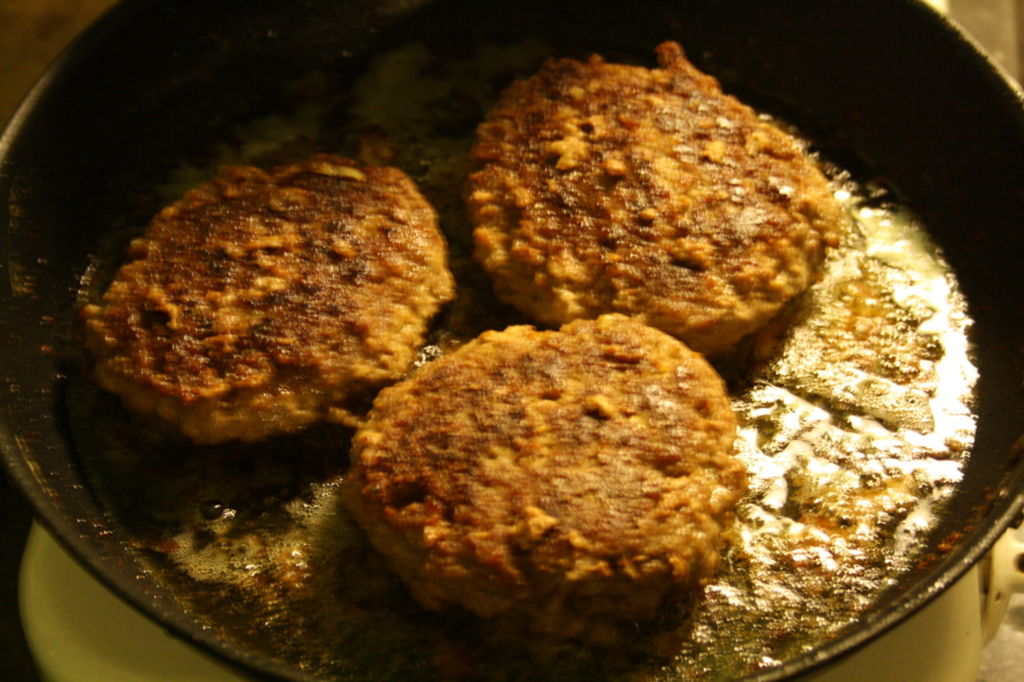 TÄYTETYT JAUHELIHA PIHVIT - Resepti