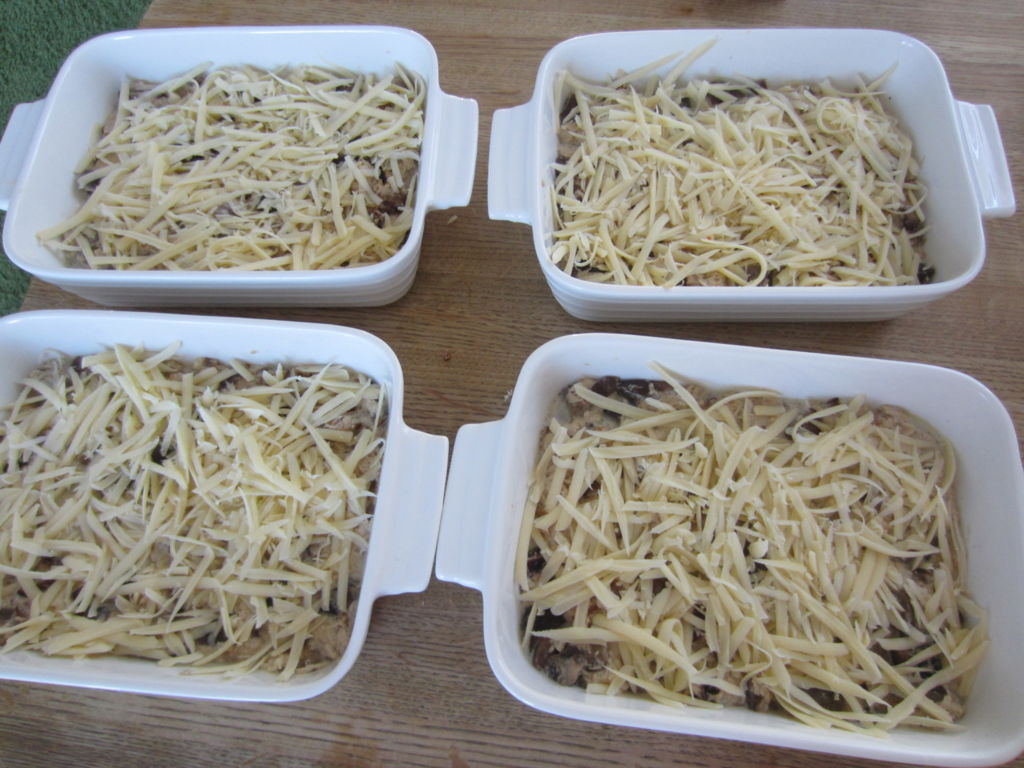 Kana-sieni muhennos (julienne) - Resepti