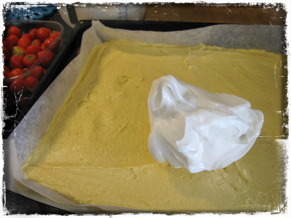 Britatorttu kerma- raejuustotäytellä - Resepti