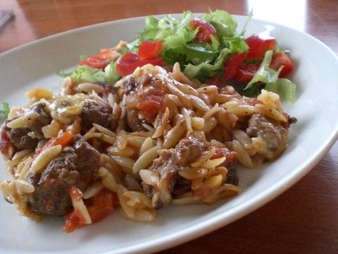 Juvetsi (kreikkalainen makaroni-lihapata) - Resepti