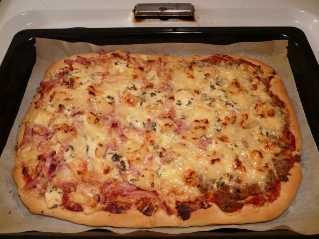 Äidin pizzapohja (pellillinen) - Resepti