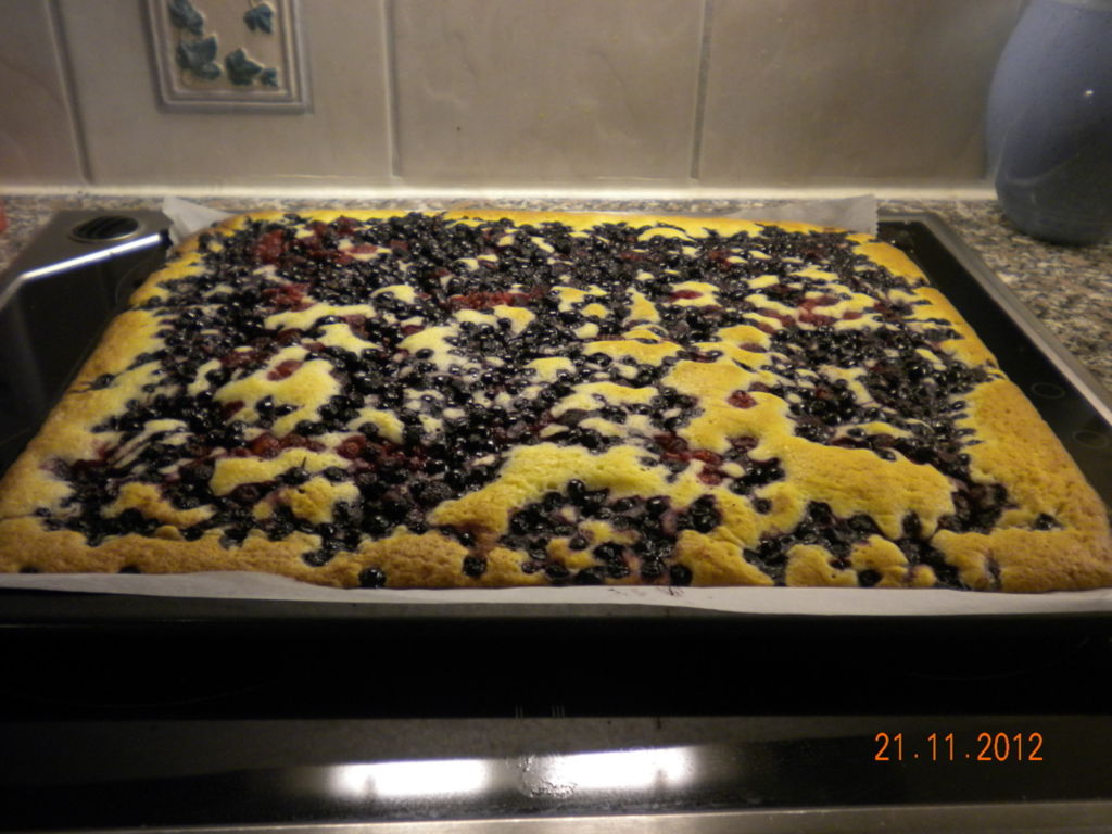 Marjapiirakka, iso pellillinen - Resepti