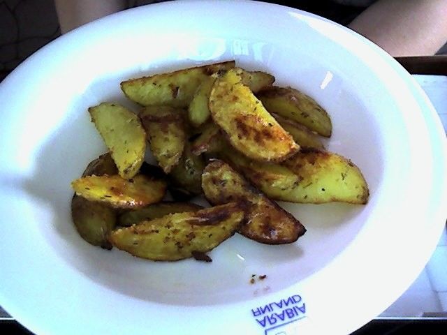 Valkosipuli lohkoperunat - Resepti