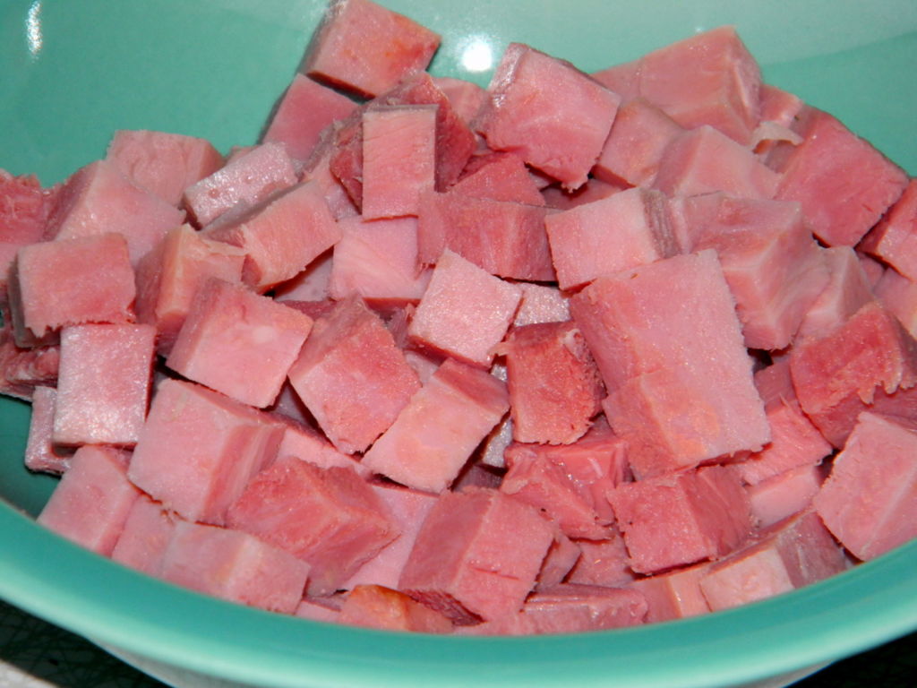 Helppo ja herkullinen kinkku-pekonipasta - Resepti