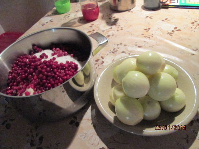 sipuli-puolukka hillo - Resepti