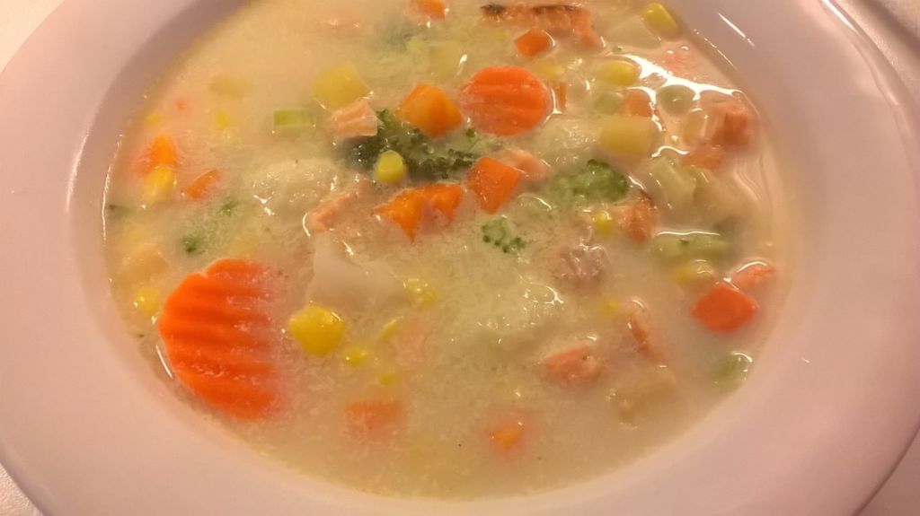 SAVUJUUSTO-LOHIKEITTO. - Resepti