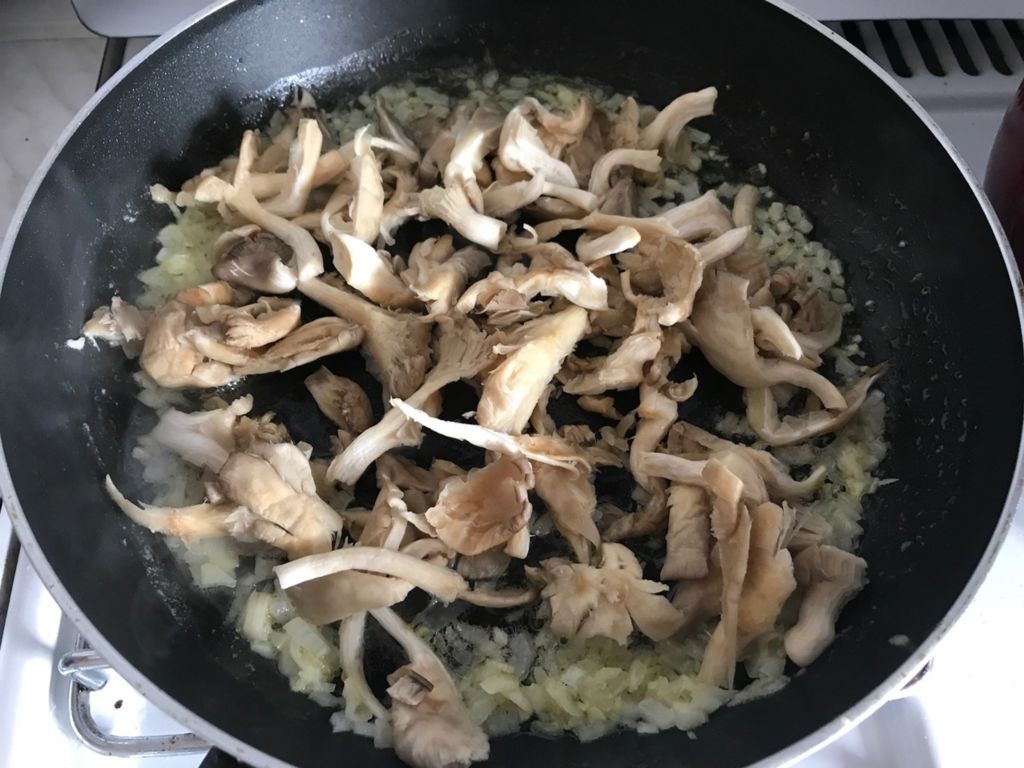 Spaghetti ai Fungi Pleurotus - Resepti