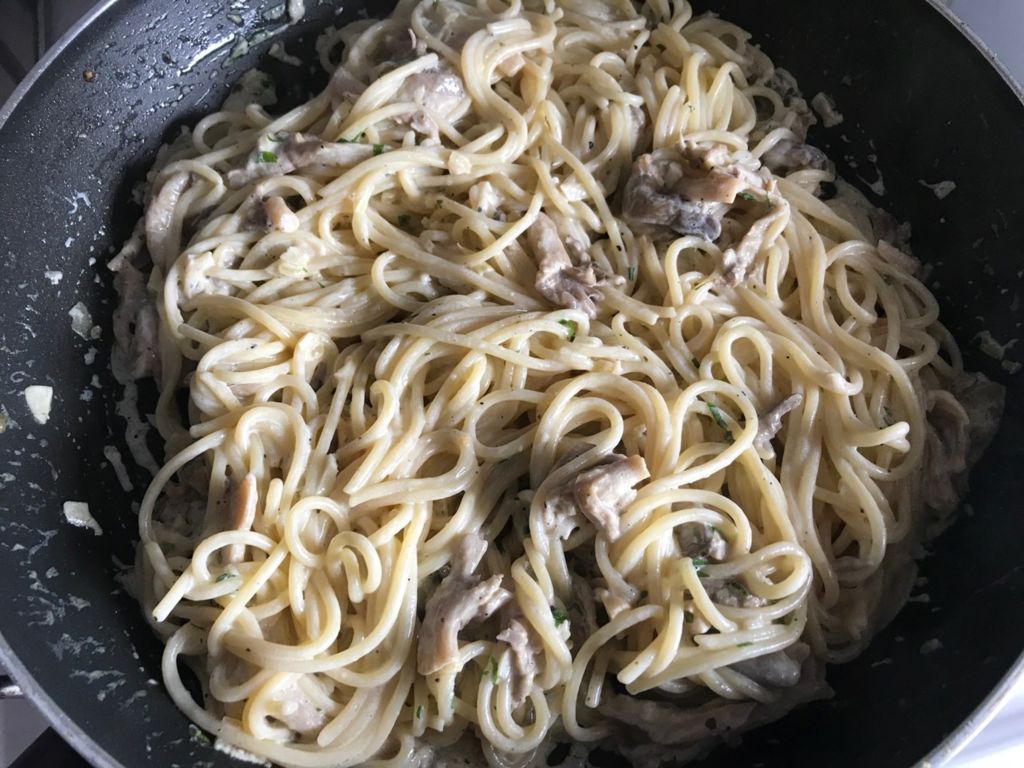 Spaghetti ai Fungi Pleurotus - Resepti