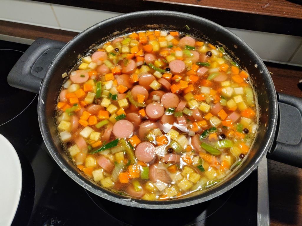 Nakkikeitto - Resepti