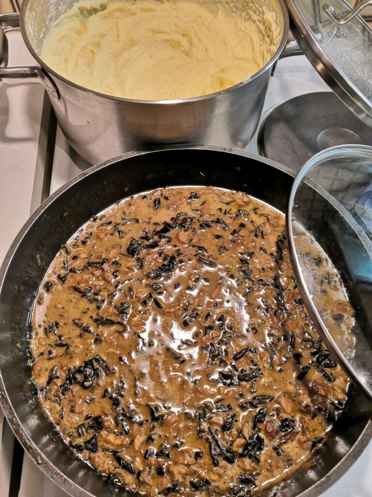 Torvisieni-broilerinsiipikastike - Resepti