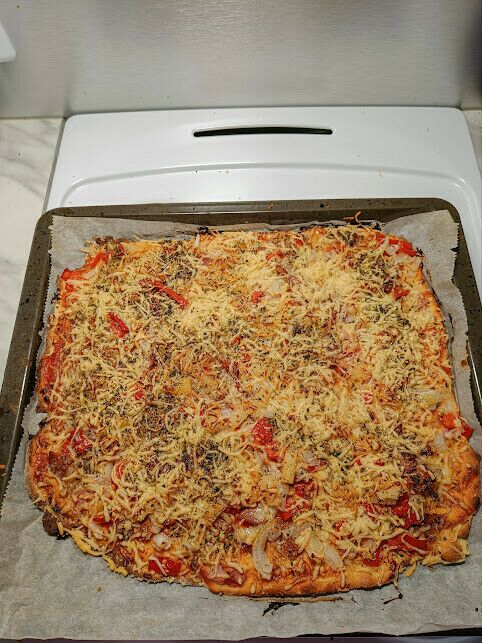 Kinkku-Meetwursti Pizza - Resepti