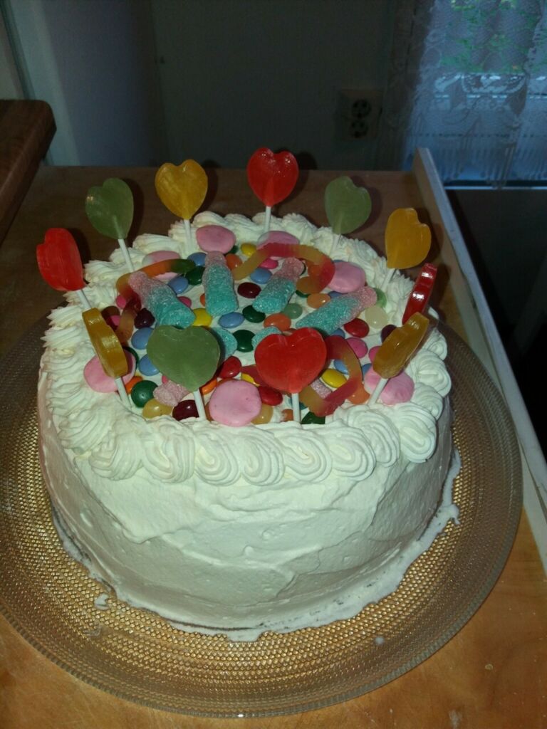 Karkki täytekakku - Resepti